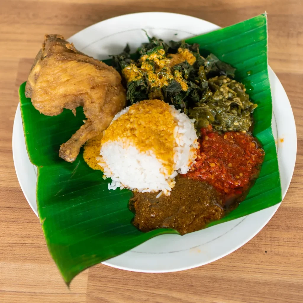 Deretan Makanan Padang Enak di Bandung yang Wajib Dicoba!
